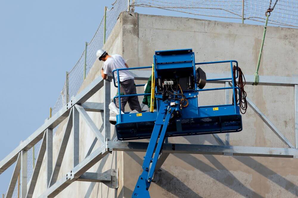 Safety Tips for Working at Heights | Enviro Urgence